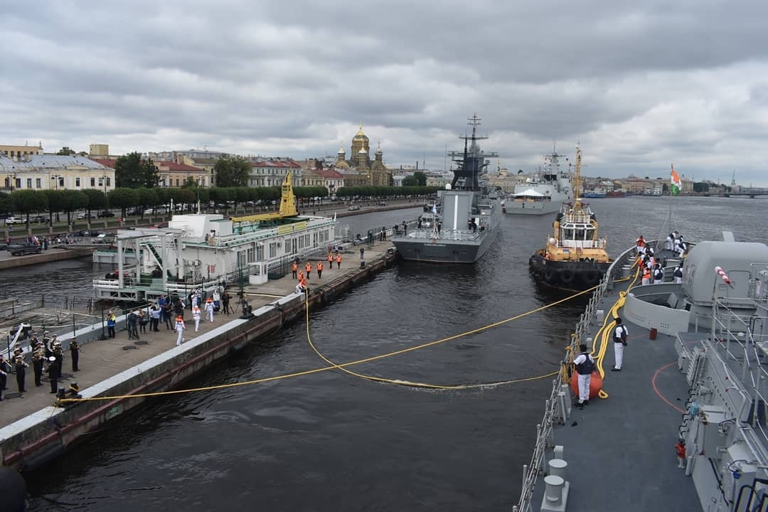INS Tarkash touches Russian shore to take part in Russia Day parade ...