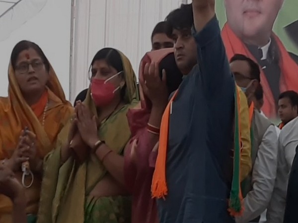 BJP minister Imarti Devi breaks down into tears - NewsBharati