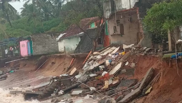 Cyclone Mandous triggers heavy rainfall in TN: Chennai roads ...