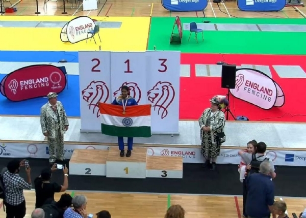 Fencer Bhavani Devi bags gold at Commonwealth Fencing Championship for ...