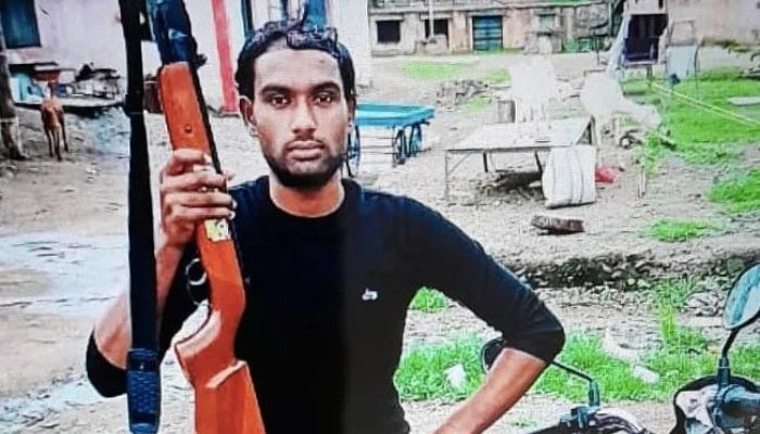 Monu Mansoori stalks a Hindu girl asking to convert to Islam and marry ...