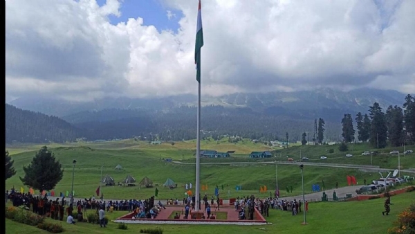 Army unfurls 100-ft-high national flag in J&K’s Doda - NewsBharati